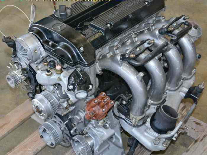 Mercedes M102 E23 Engine - 190E 2.3 16
