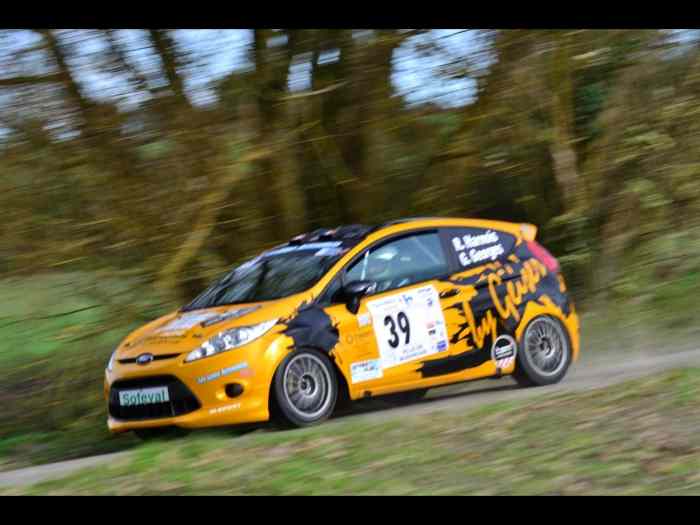 VENDU FORD FIESTA R2 M-SPORT - pièces et voitures de course à vendre ...