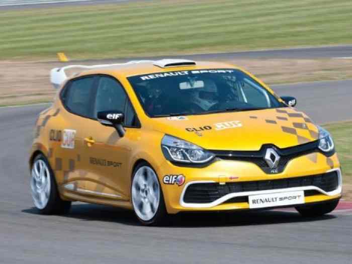 RECHERCHE CLIO 4 CUP - pièces et voitures de course à vendre, de rallye et de circuit.