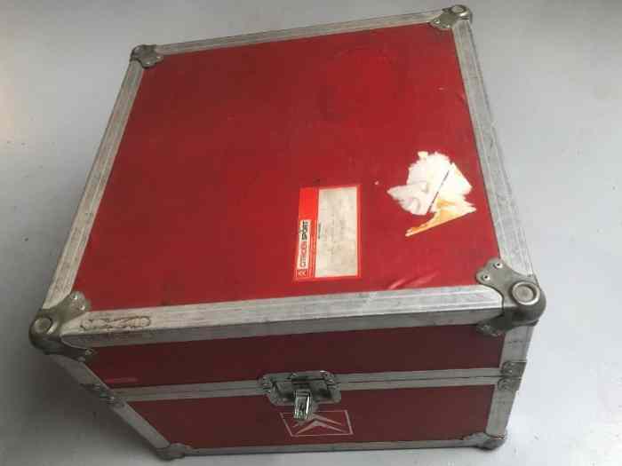 Vends Flight cases ex. Citroën Racing - pièces et voitures de course à ...