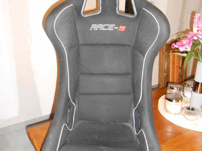 VENDS 2 BAQUET GT2i RACE S - pièces et voitures de course à vendre, de ...