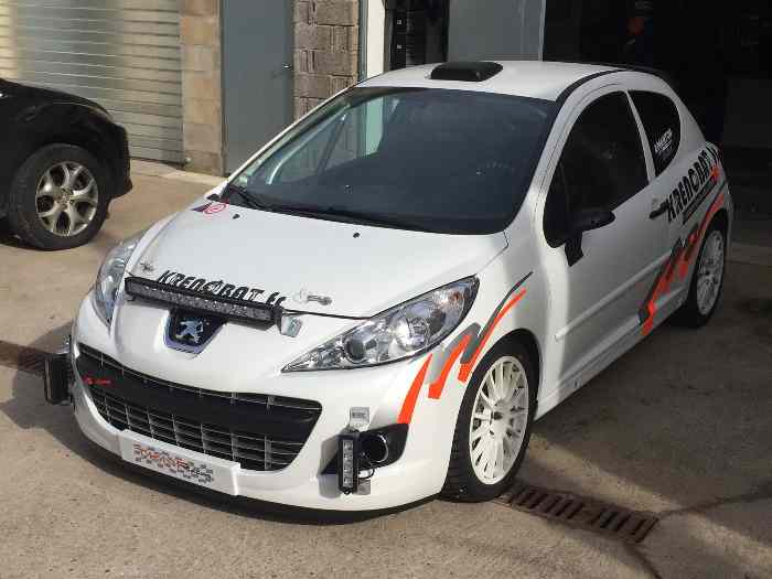 207 R3T à remonter, énorme lot de bord. Faire offre. - pièces et ...