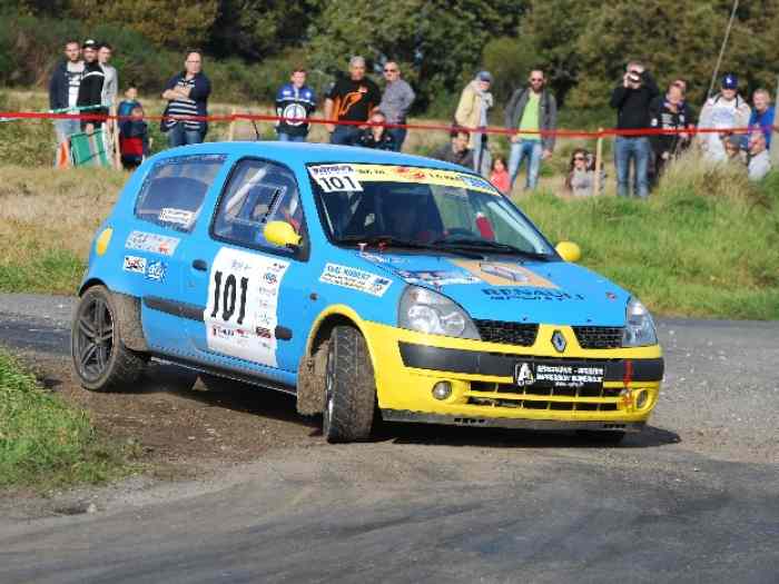 VOITURE DE RALLYE CLIO 2 PHASE 2 - Classe F 2013 - pièces et voitures de course à vendre, de ...