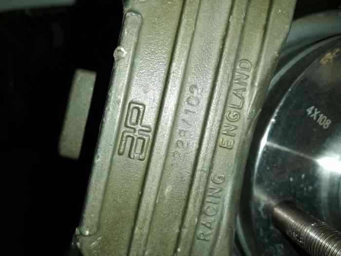 Etriers AP RACING CP3228 + plaquettes CL BRAKES RC6 + disques 266x22 ...