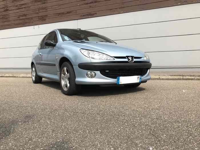 Peugeot 206 S16 - pièces et voitures de course à vendre, de rallye et de circuit.