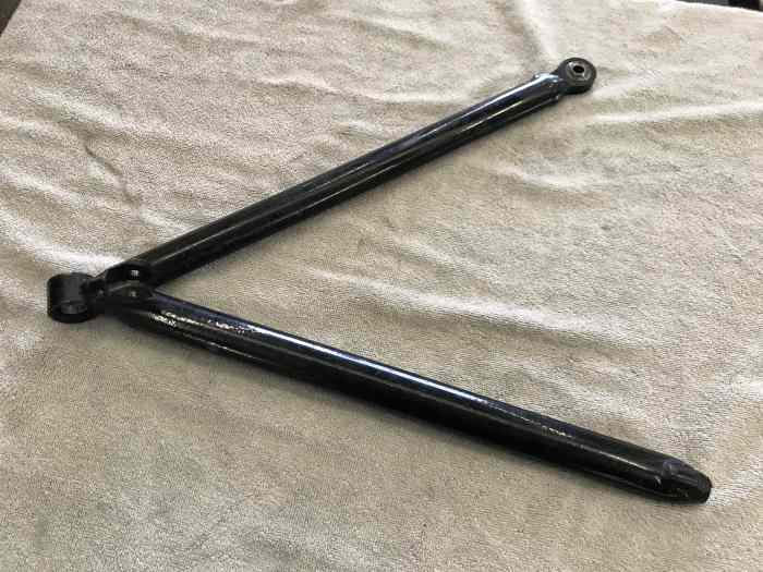 Suspension Dallara F392 Formule 3 - pièces et voitures de course à ...