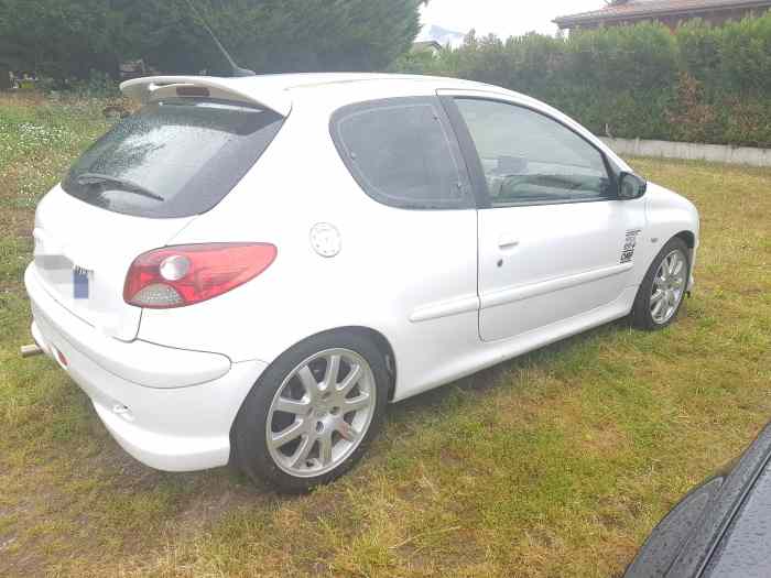 Peugeot 206 s16 circuit - pièces et voitures de course à vendre, de rallye et de circuit.