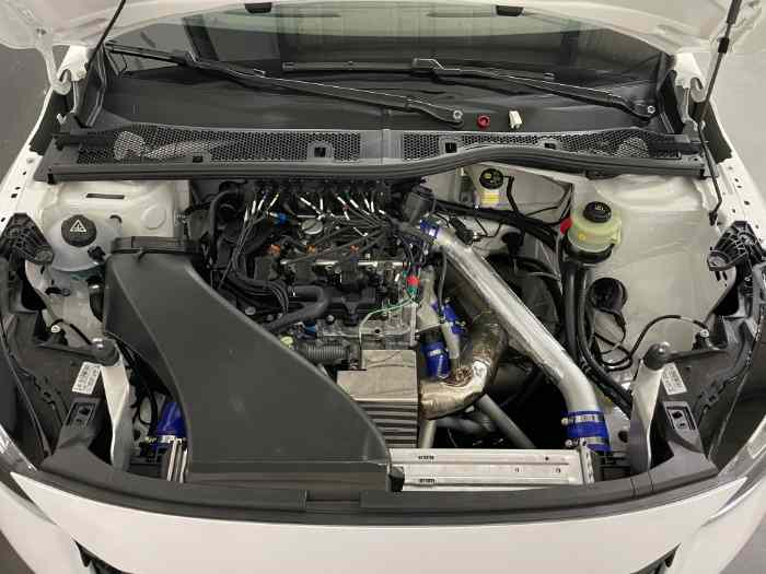 PEUGEOT 208 RALLY4 - pièces et voitures de course à vendre, de rallye ...