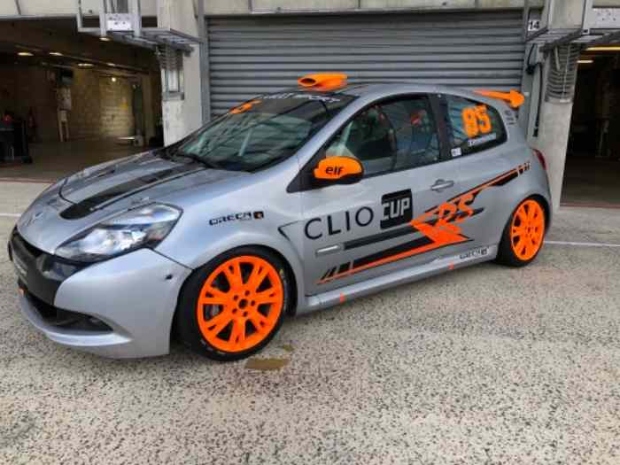 Renault Clio 3 Cup - pièces et voitures de course à vendre, de rallye ...
