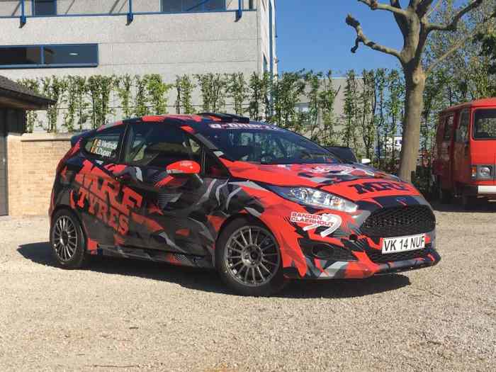 A Vendre: Ford Fiesta R2T - pièces et voitures de course à vendre, de ...