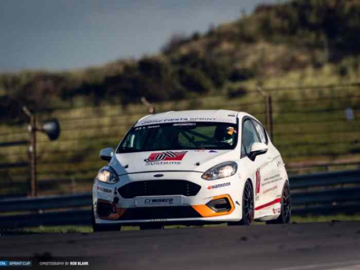 Ford Fiesta Sprint Cup - pièces et voitures de course à vendre, de ...