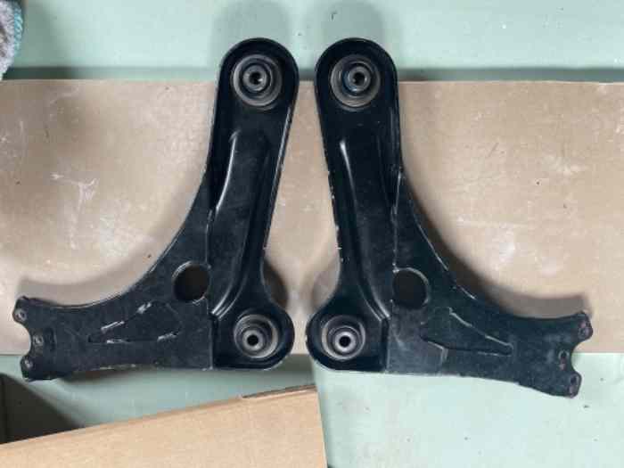 2 triangles C2 R2 Max - pièces et voitures de course à vendre, de ...