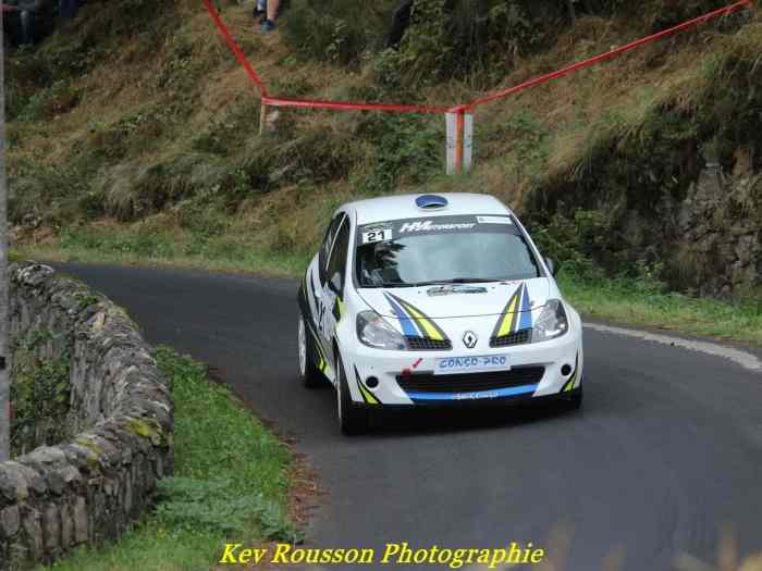 Hmotorsport loue Clio R3 MAX - pièces et voitures de course à vendre, de rallye et de circuit.