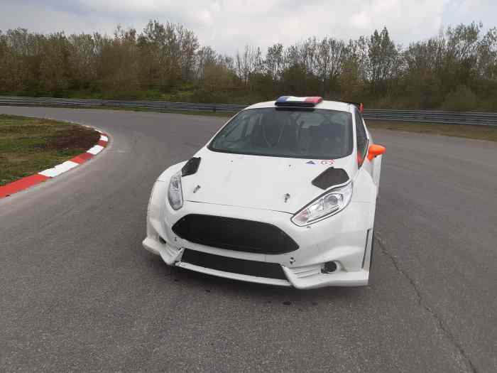 Urgent, Ford Fiesta proto R5 - pièces et voitures de course à vendre ...