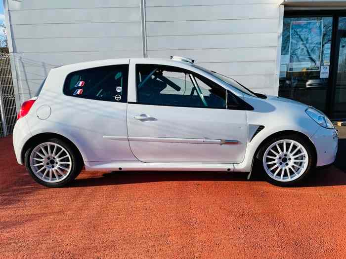 Renault Clio R3 MAX - pièces et voitures de course à vendre, de rallye ...