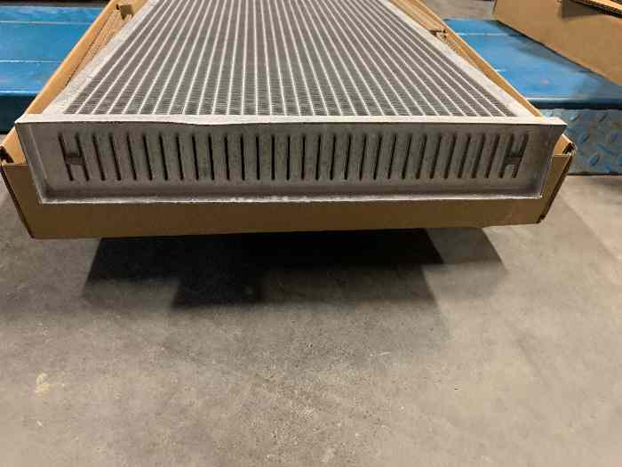 Radiateur EAU Ford fiesta R5 MK1 - pièces et voitures de course à ...