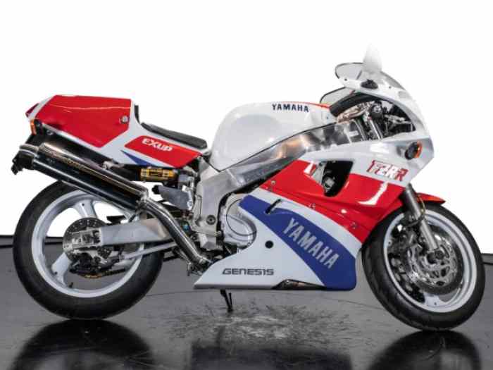 1989 YAMAHA FZR 750 R OW01 - pièces et voitures de course à vendre, de rallye et de circuit.