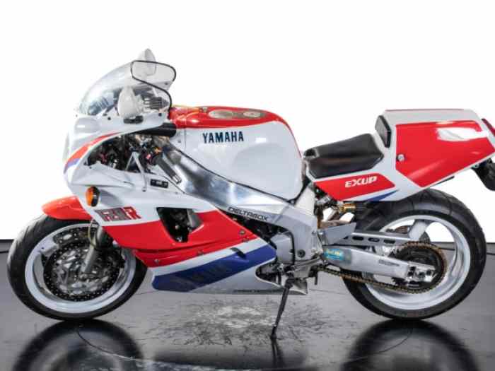 1989 YAMAHA FZR 750 R OW01 - pièces et voitures de course à vendre, de rallye et de circuit.