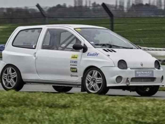 Twingo - pièces et voitures de course à vendre, de rallye et de circuit.