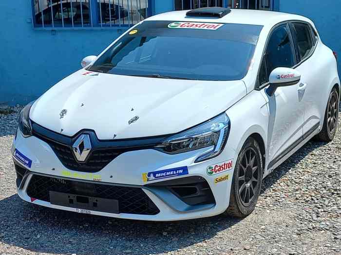 A VENDRE Renault Clio rallye 5 - pièces et voitures de course à vendre, de rallye et de circuit.
