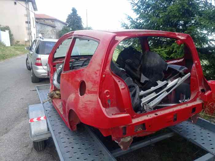 Case C2 - pièces et voitures de course à vendre, de rallye et de circuit.