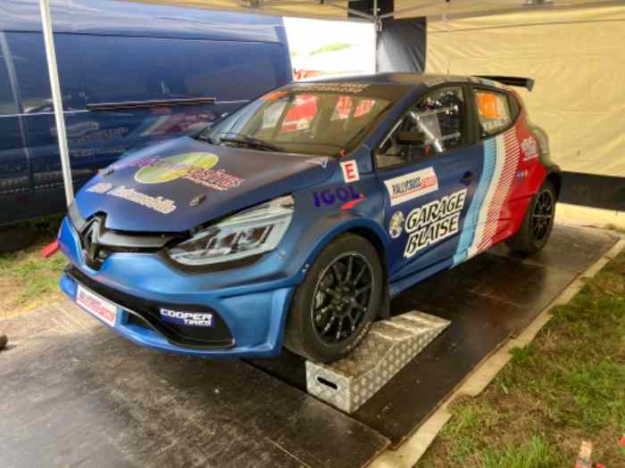 Clio4 F2000 - pièces et voitures de course à vendre, de rallye et de circuit.