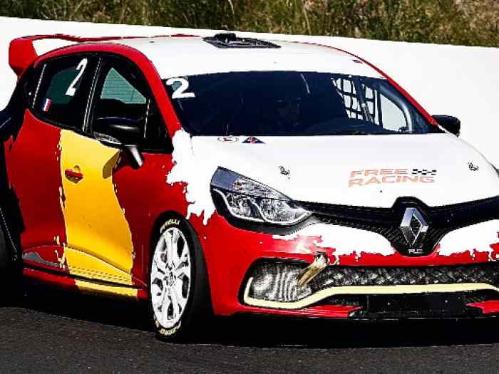 Clio 4 IV Cup x98 + Moteur pieces - pièces et voitures de course à vendre, de rallye et de circuit.