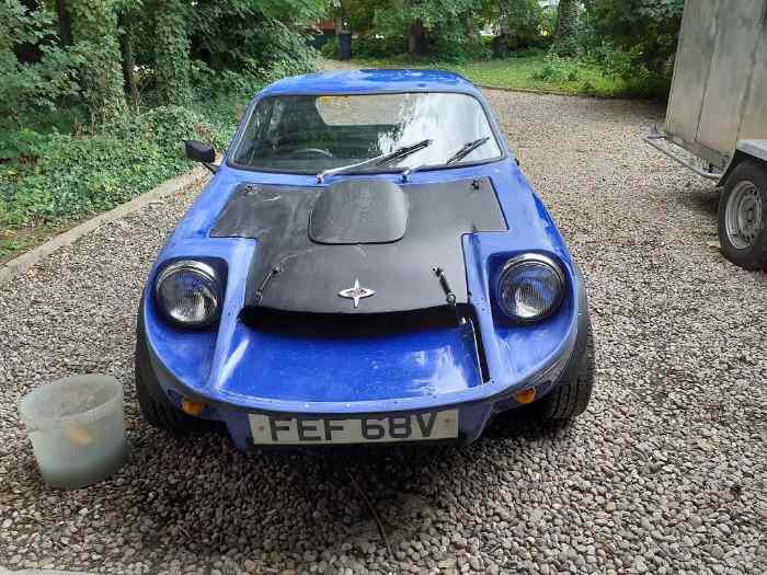 MARCOS - pièces et voitures de course à vendre, de rallye et de circuit.