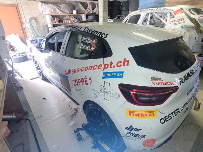 Renault Clio Rallye 4 - pièces et voitures de course à vendre, de rallye et de circuit.