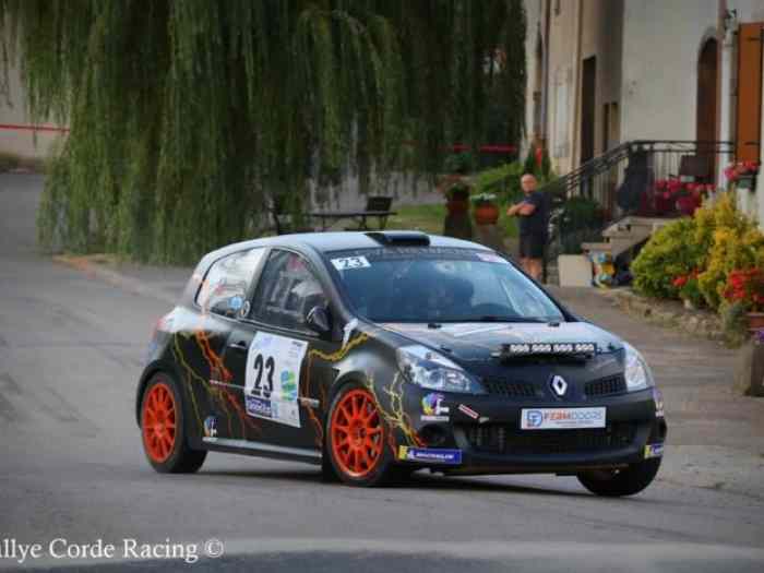 Clio 3 maxi f2000 - pièces et voitures de course à vendre, de rallye et de circuit.