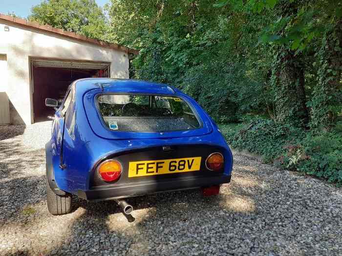 MARCOS - pièces et voitures de course à vendre, de rallye et de circuit.