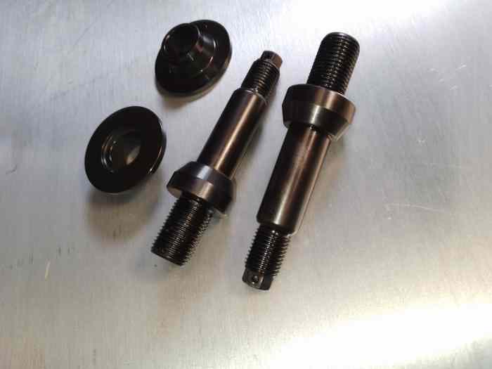 Axe pivot Clio gr A - pièces et voitures de course à vendre, de rallye et de circuit.