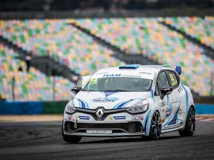 CLIO 4 - pièces et voitures de course à vendre, de rallye et de circuit.