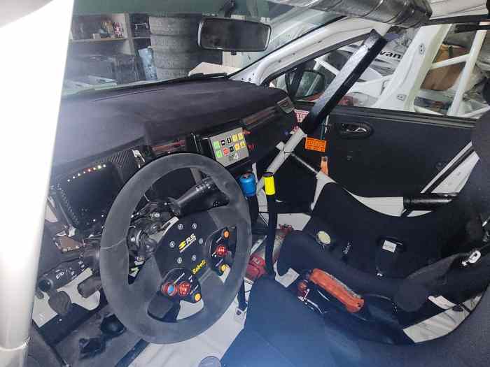 Renault Clio Rallye 4 - pièces et voitures de course à vendre, de rallye et de circuit.