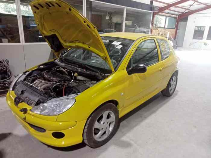 206 f214 - pièces et voitures de course à vendre, de rallye et de circuit.