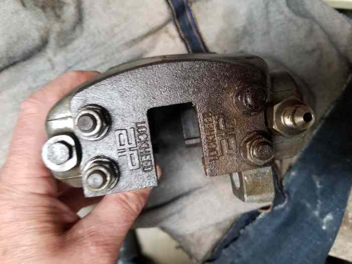 2 Etriers de frein Lockheed 4 pistons AP RACING CP2361 - pièces et ...