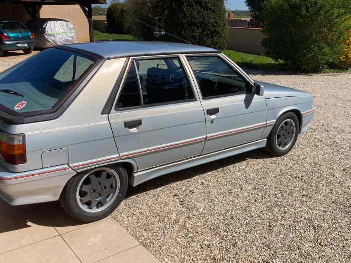 R11 Turbo - pièces et voitures de course à vendre, de rallye et de circuit.