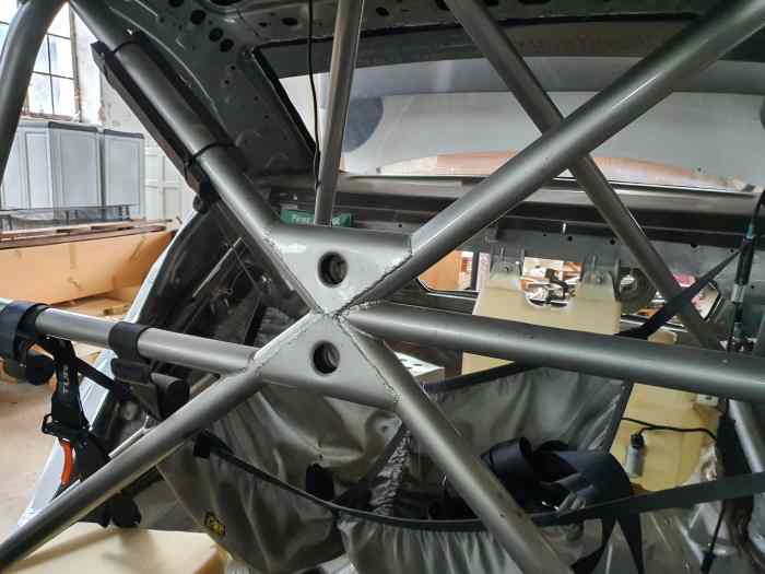 Mitsubishi EVO X - R4 FIA KIT TERRE - pièces et voitures de course à ...