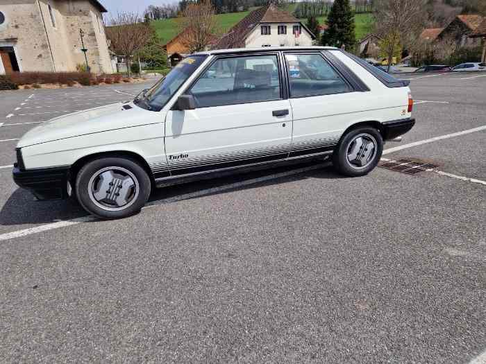 Renault 11 TURBO 3 portes phase 1 - pièces et voitures de course à ...