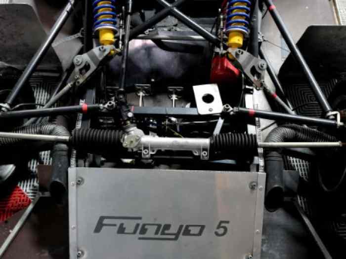 FUNYO 5 - pièces et voitures de course à vendre, de rallye et de circuit.