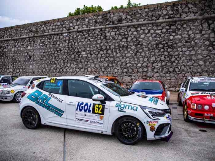 Loue clio rc5 - pièces et voitures de course à vendre, de rallye et de circuit.
