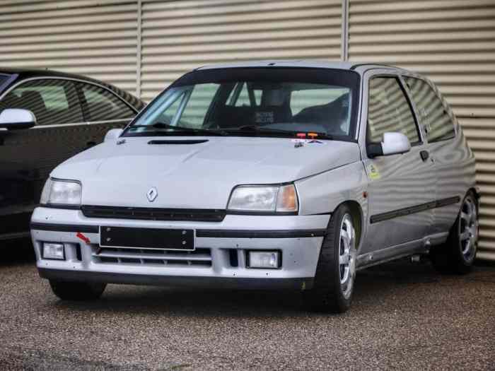 Vendu Caisse Clio gra - pièces et voitures de course à vendre, de rallye et de circuit.