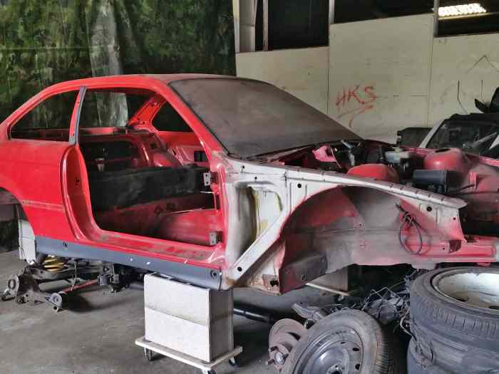 Caisse châssis nue BMW E36 318 IS coupé - pièces et voitures de course à vendre, de rallye et de ...