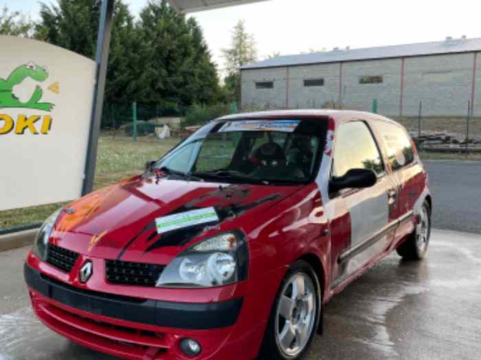 Clio n2s - pièces et voitures de course à vendre, de rallye et de circuit.