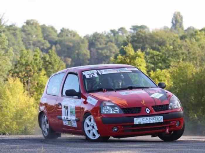 Clio n2s - pièces et voitures de course à vendre, de rallye et de circuit.