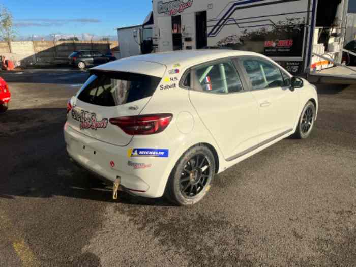 Renault Clio V Rally5 RC5 - pièces et voitures de course à vendre, de rallye et de circuit.