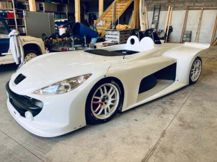 Mécanicien - pièces et voitures de course à vendre, de rallye et de circuit.