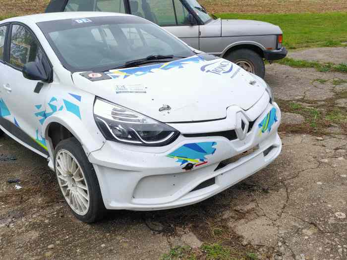 Clio 4 rs - pièces et voitures de course à vendre, de rallye et de circuit.