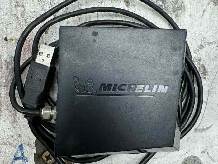 Boitier Michelin Track Connect - pièces et voitures de course à vendre ...