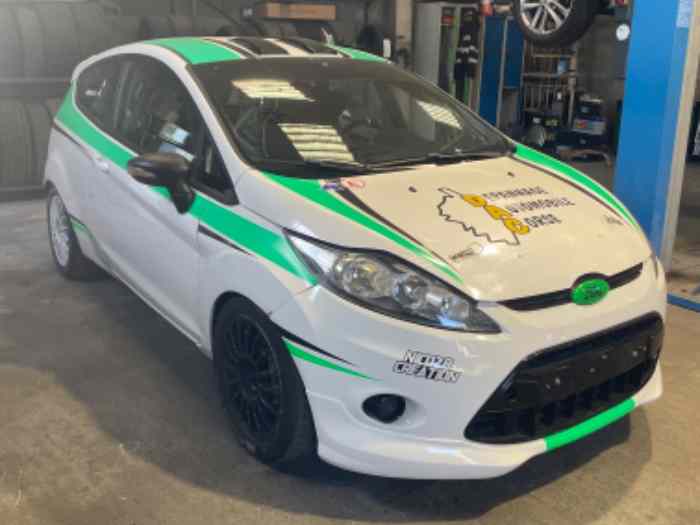 Fiesta R2 - pièces et voitures de course à vendre, de rallye et de circuit.